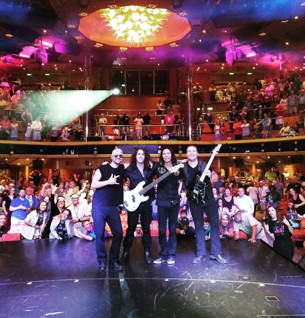 Live Performance And Themed Shows – Edd Carr